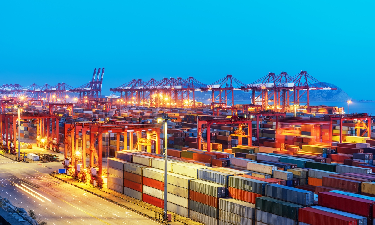 Shanghai, world's largest trading hub, goes all out to minimize ...